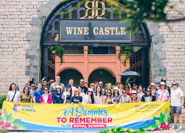 Trường Song ngữ Quốc tế ROYAL SCHOOL - Tin Tức - Khởi hành du lịch hè, gắn kết tình thân cùng ...